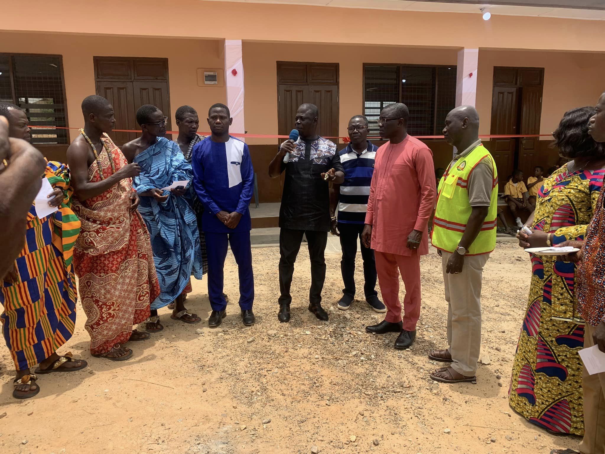 WASSA EAST D.C.E COMMISSIONS AND HANDS OVER A 3-UNIT CLASSROOM BLOCK TO ...